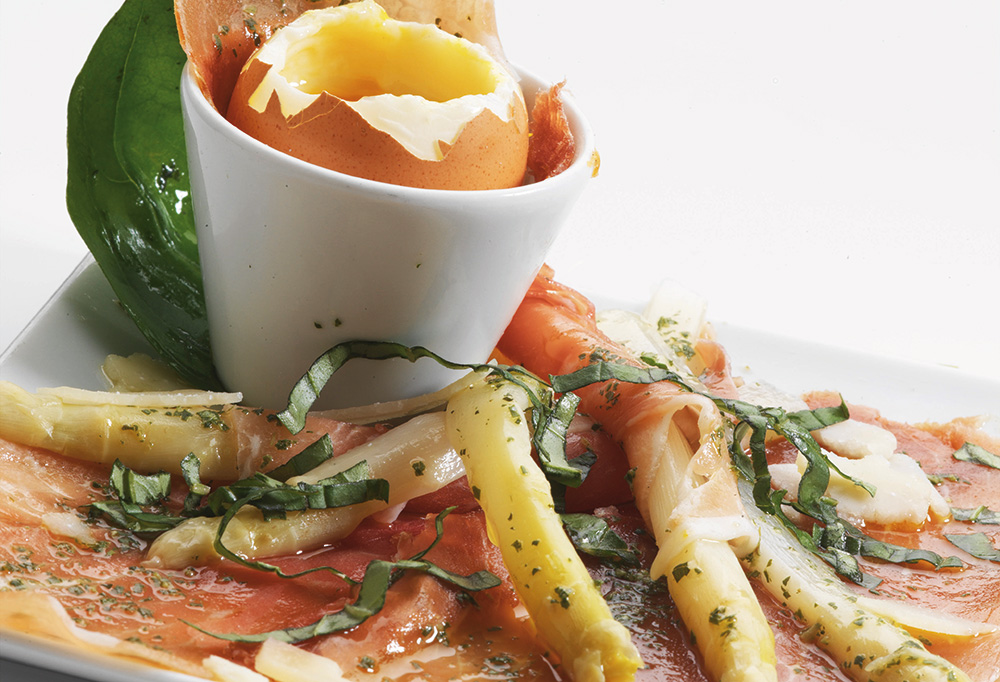 Carpaccio of Loste cured ham and al dente asparagus | Loste